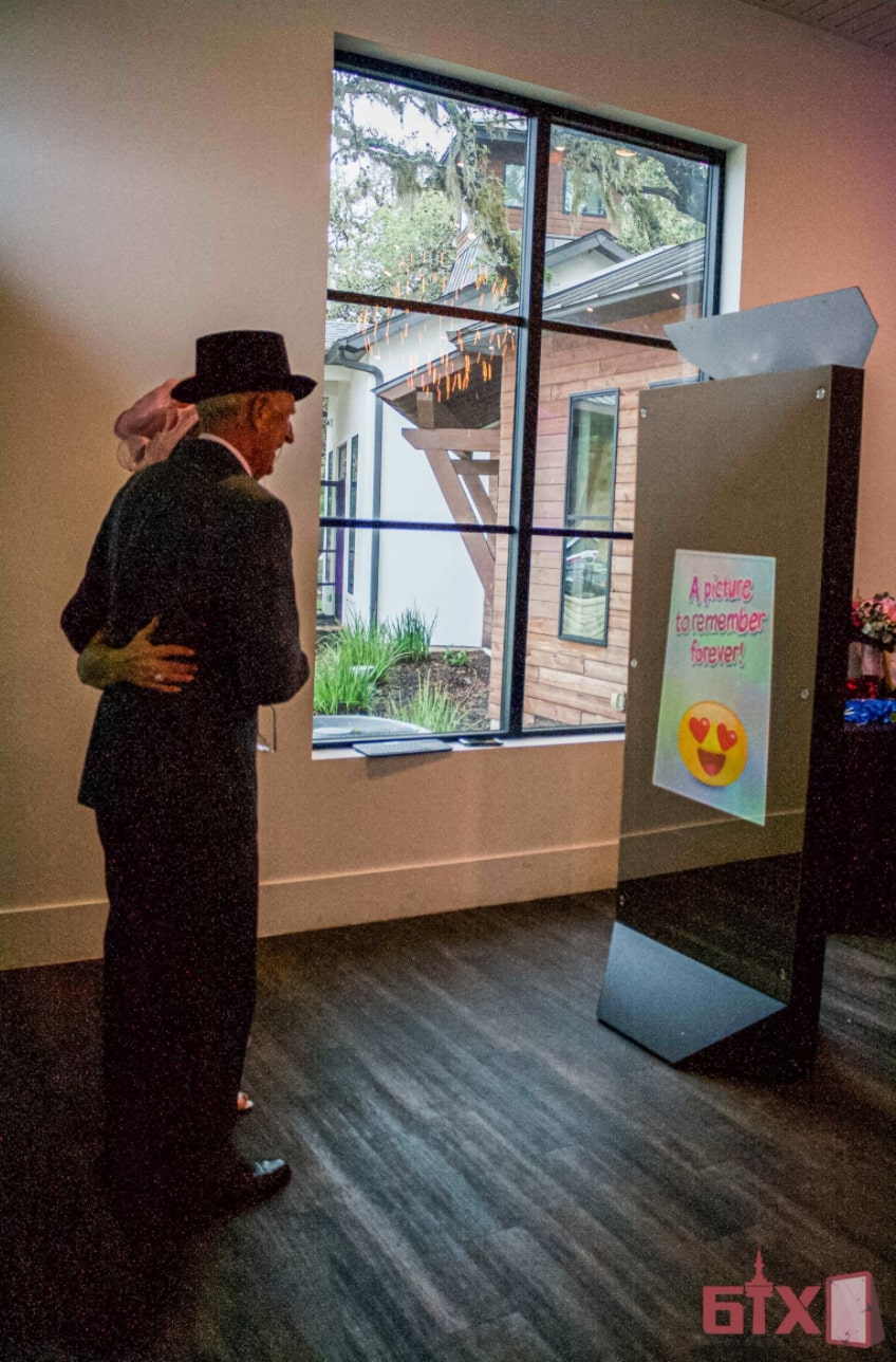 Mirror X Photo Booth Packages | 6ix Photo Booths